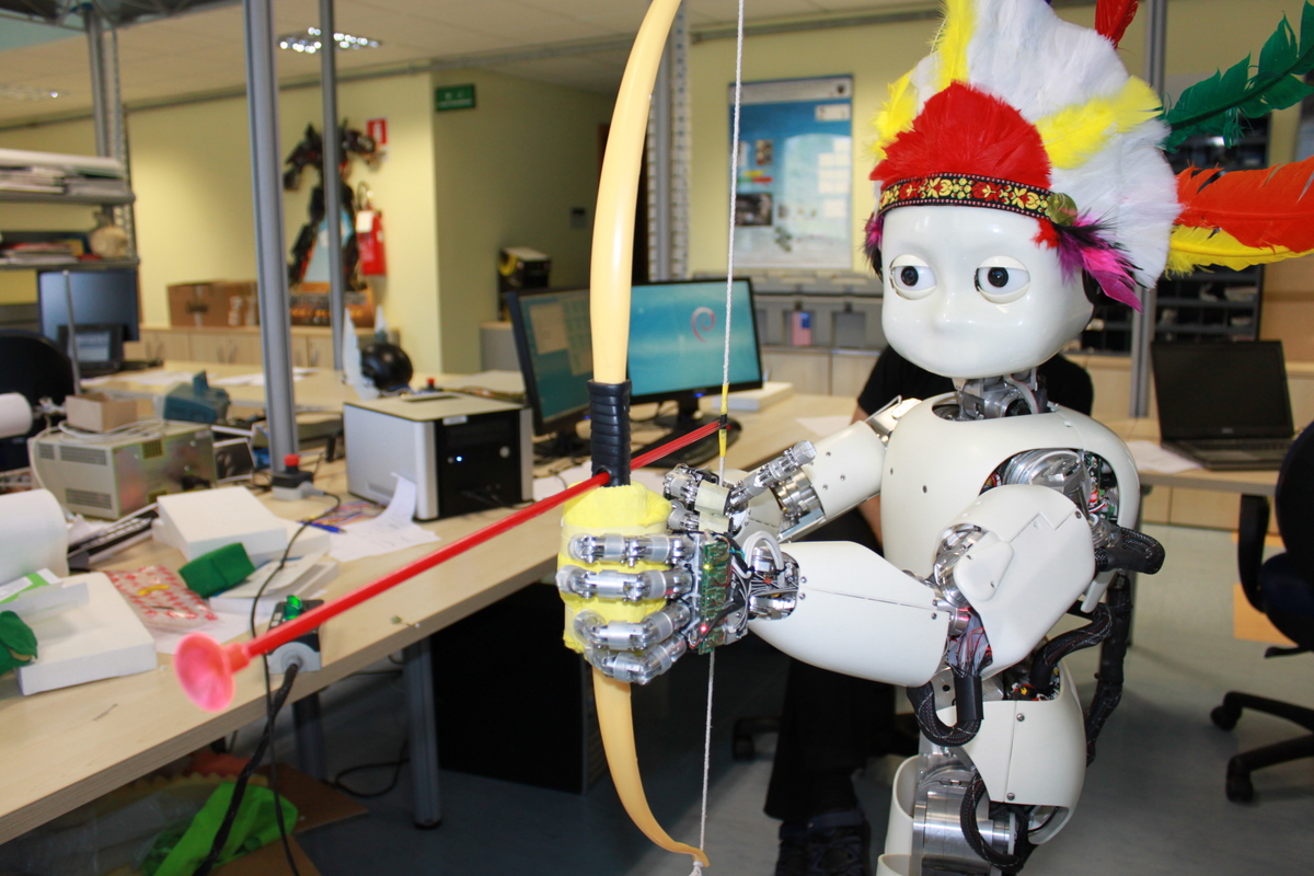 Robots « Petar Kormushev